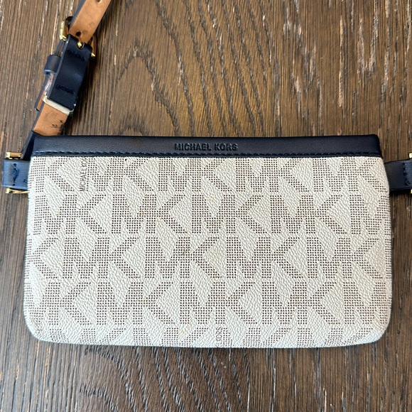 Michael Kors | Bags | Michael Kors Mini Bag | Poshmark